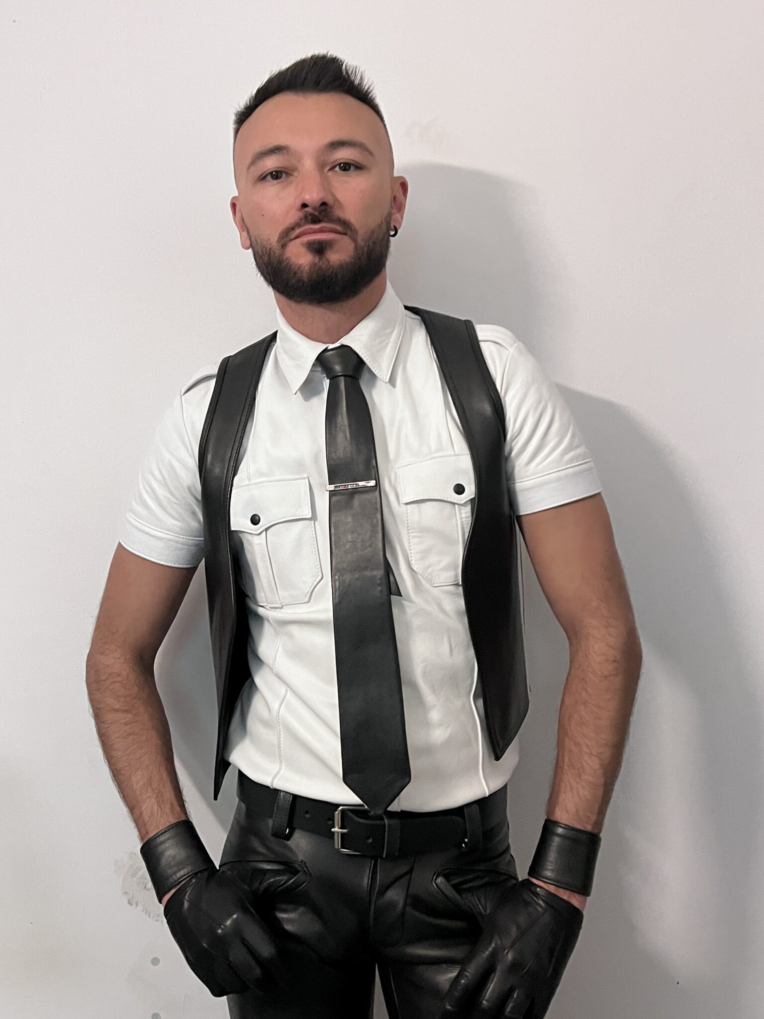 Interview with Gael Leung Chong International Mister Leather 2022 – Mister B Wings
