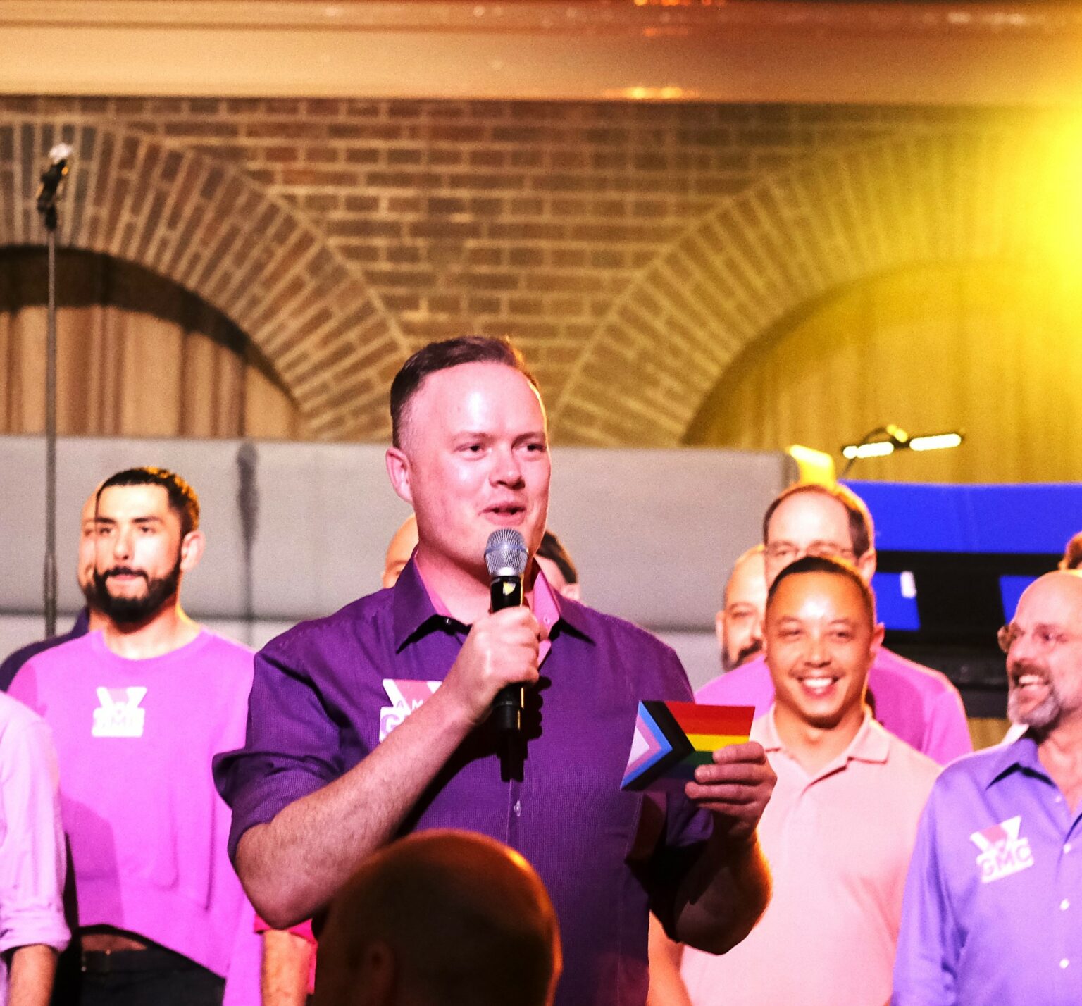 Close Encounters of the Queer Kind – Mister B Wings